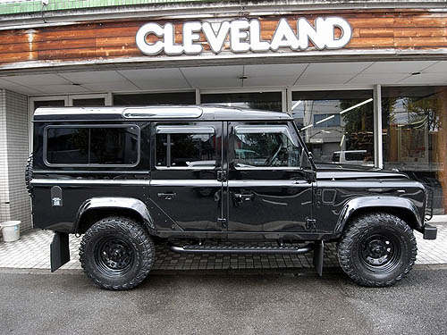 Defender 110 Black 2003 SAS