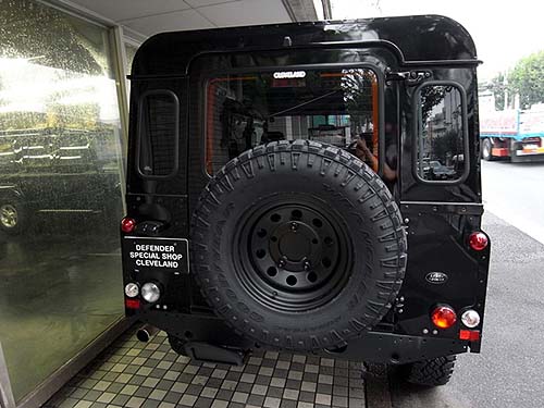 Defender 110 Black 2003 SAS